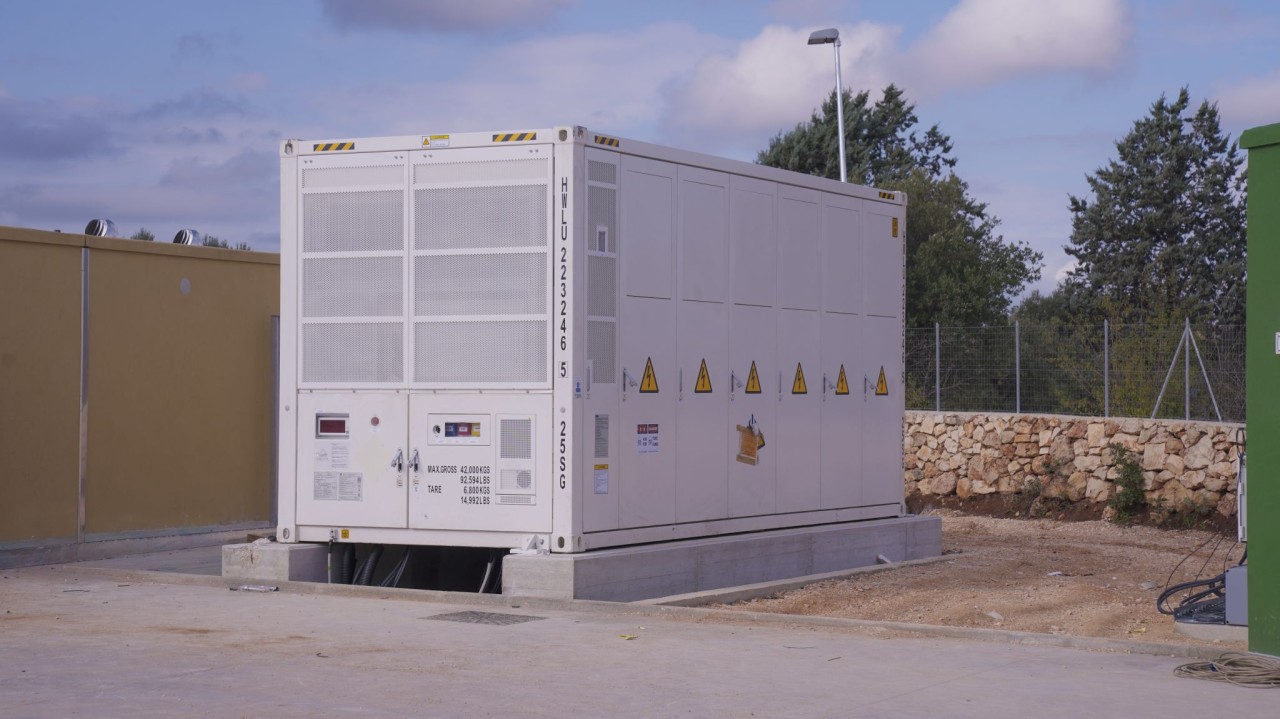 Quando tecnologie grid-scale diventano industrial: progetto PV-BESS in ...